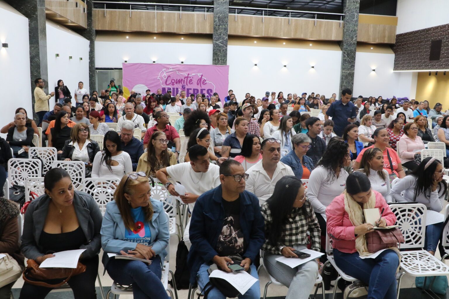 Matutino Venezuela Mujer #21: Formación para el crecimiento personal ...